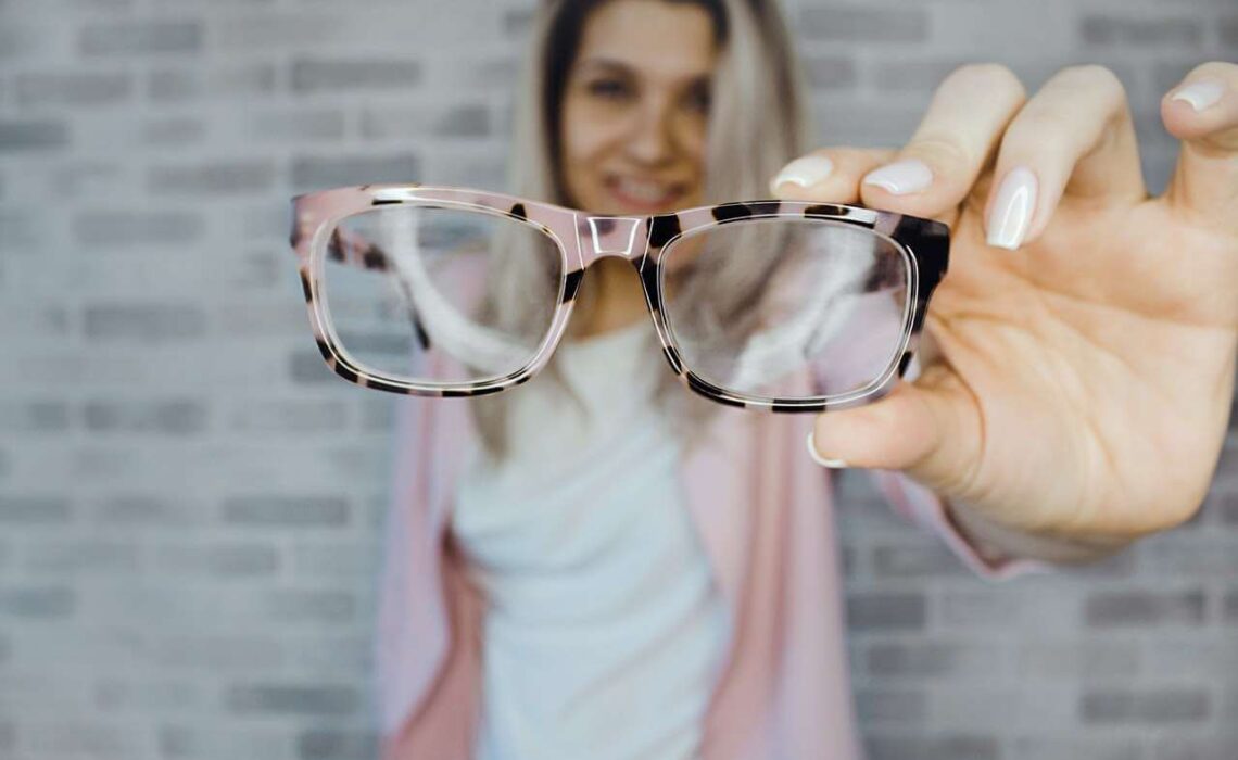 6 Major Signs You Need Glasses Suntrics
